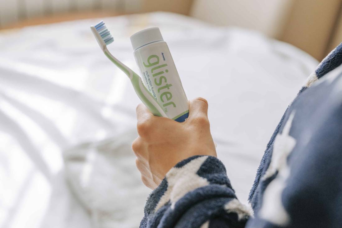 GLISTER ADVANCED TOOTHBRUSH